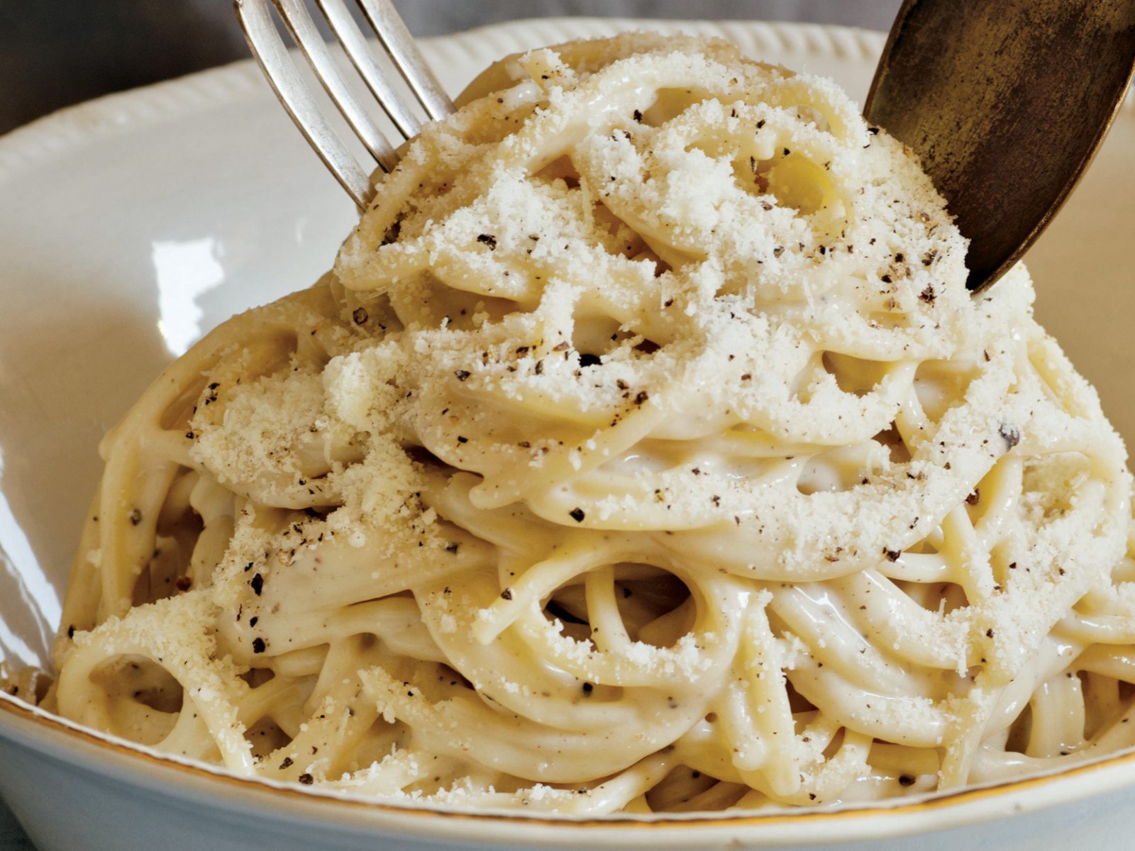 cacio e pepe Archives - Andrew Zimmern